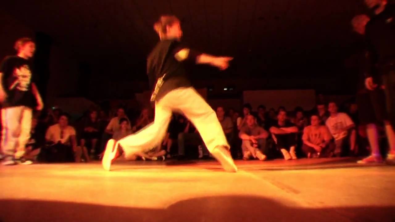 BROTHERS BREAKDANCE BATTLE 2 | KIDS TEAM VS SINIOR SKŁAD FAMILY - YouTube