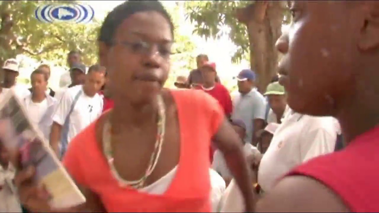 Sarandunga de Baní. - YouTube