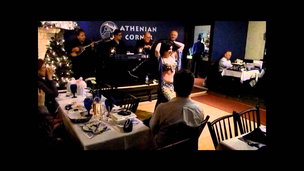 Aslahan chiftitelli at the Athenian Corner - Dec 2011 - YouTube