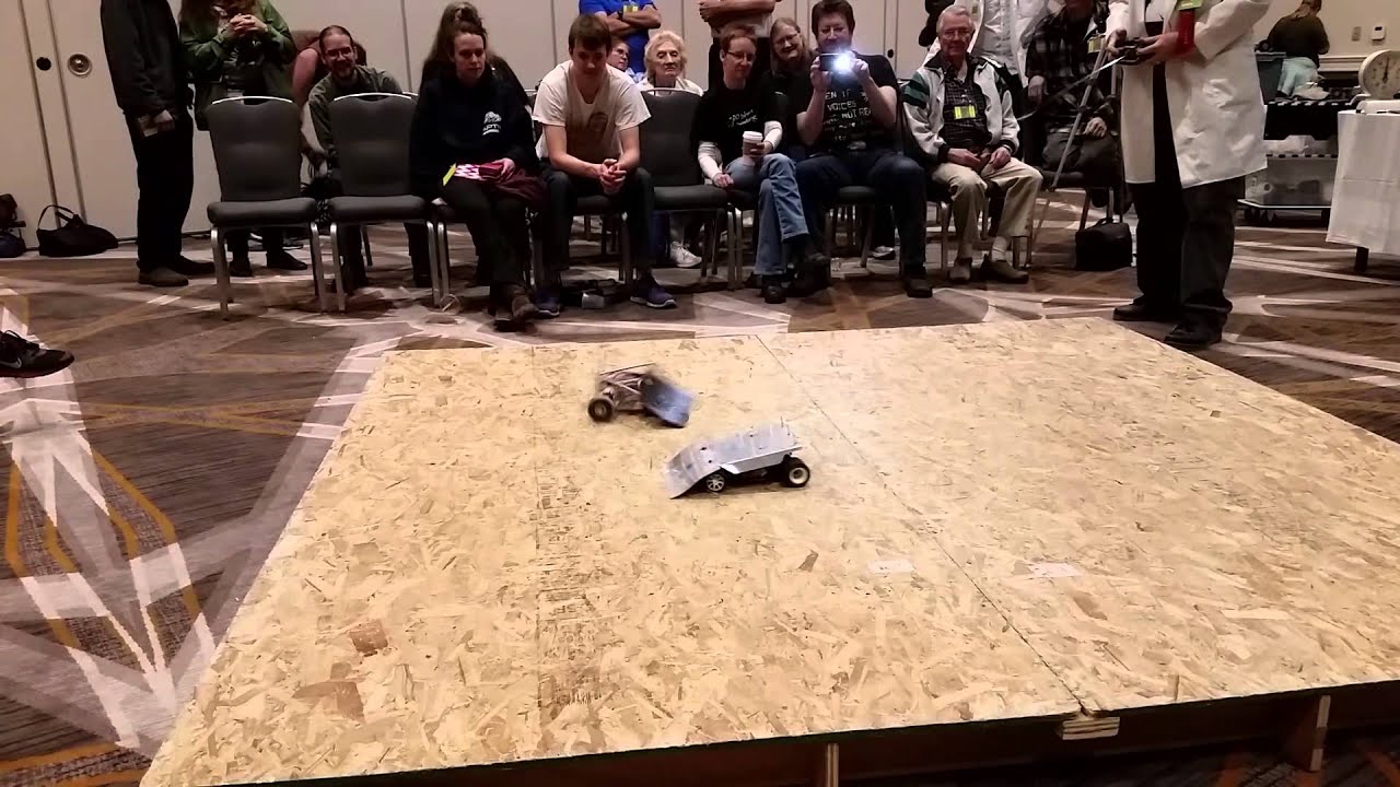 Critter Crunch 2015: Munch vs Blade 2 - YouTube