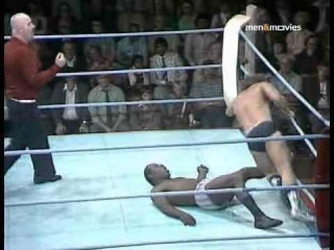World Of Sport - Johnny England vs Johnny Kwango pt.2 - YouTube