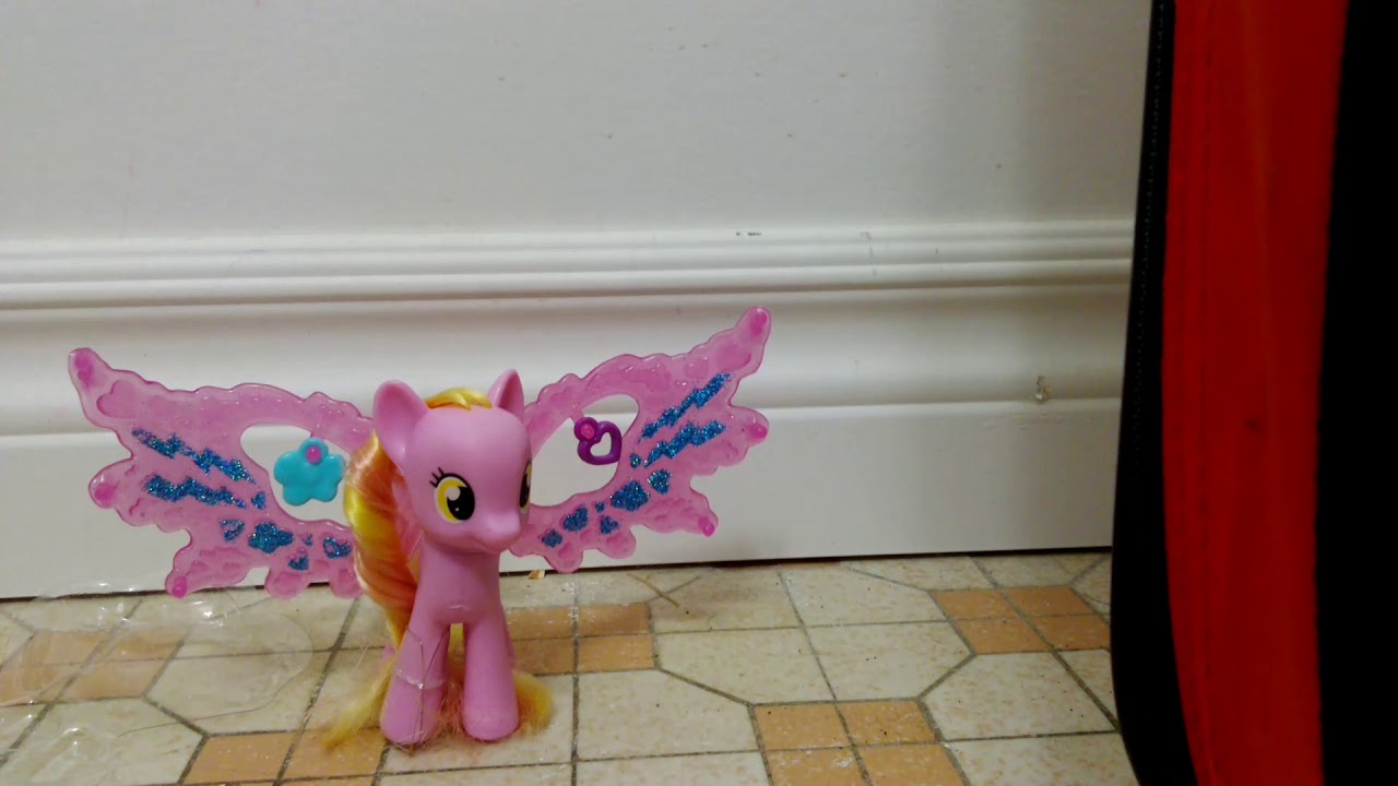 MLP unboxing (Honey Ray's) - YouTube