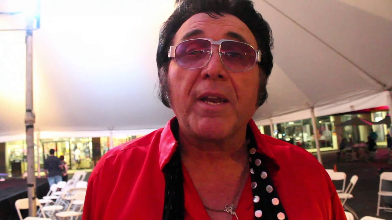 Chris Baratta cuts an ad for Walkin On The Blvd at Elvis Week 2013 ...