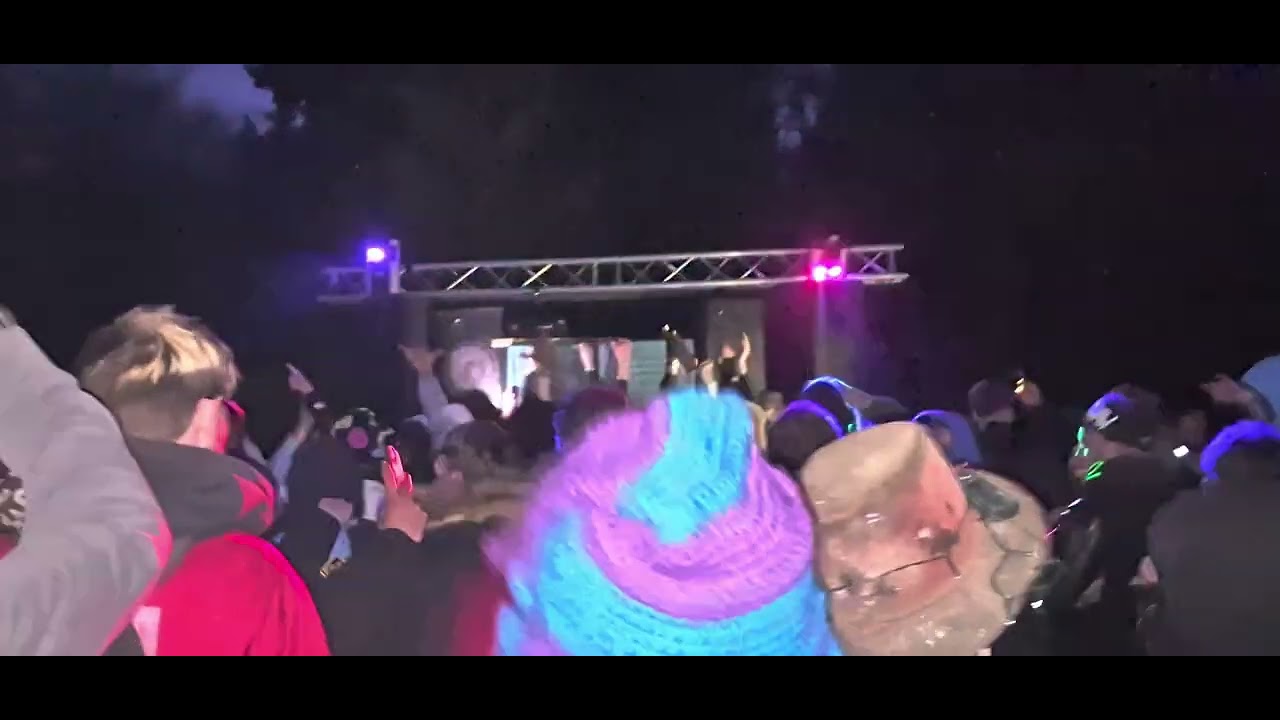 Eggtek 2025, big mosh breaks rig! - YouTube