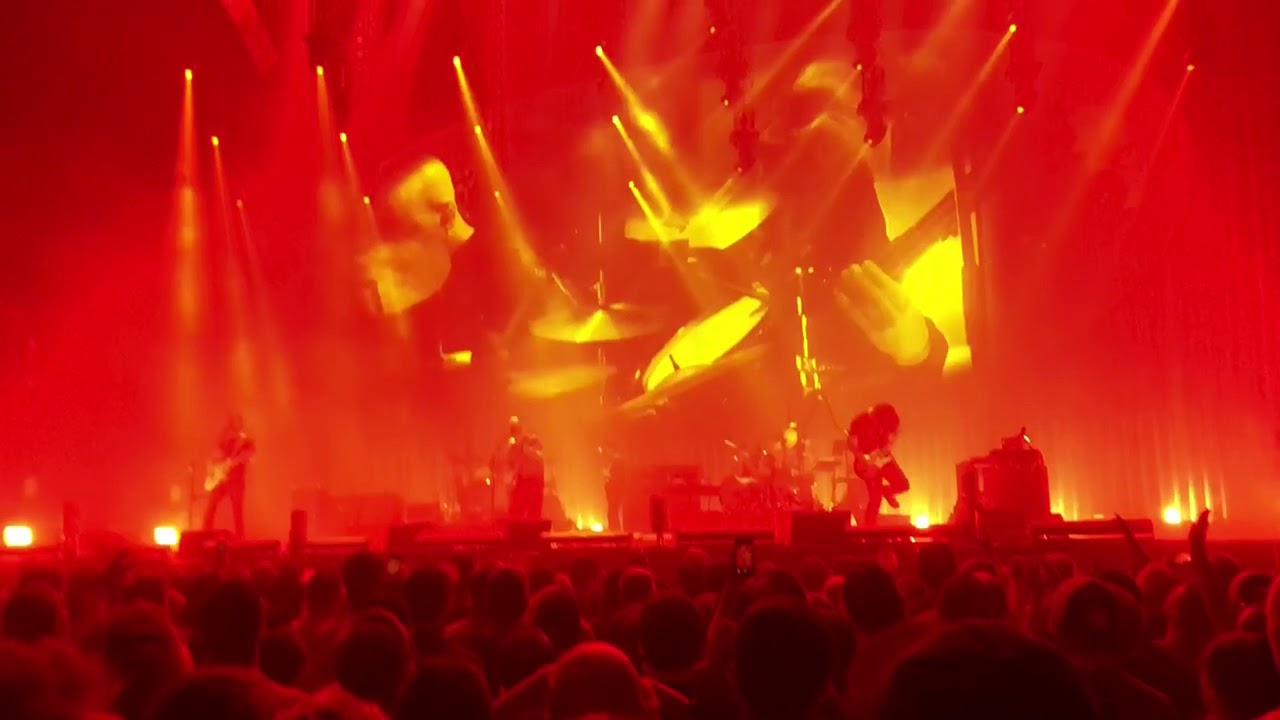 RADIOHEAD - Lucky - Live in Columbus, OH July 23, 2018 - YouTube