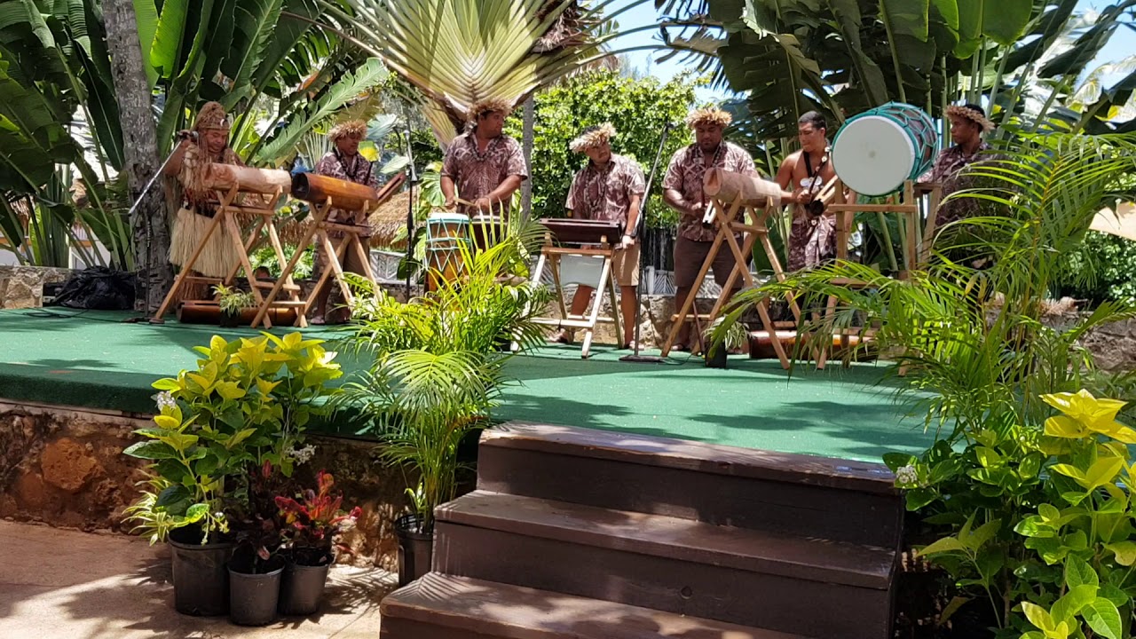 Cook Islands Exhibition at Polynesian Culture Centre - drums warming up ...