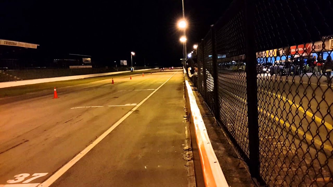 VW Golf GTI vs. Renault Clio - YouTube