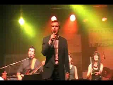 Bruce Huard_ en fermant la porte - YouTube