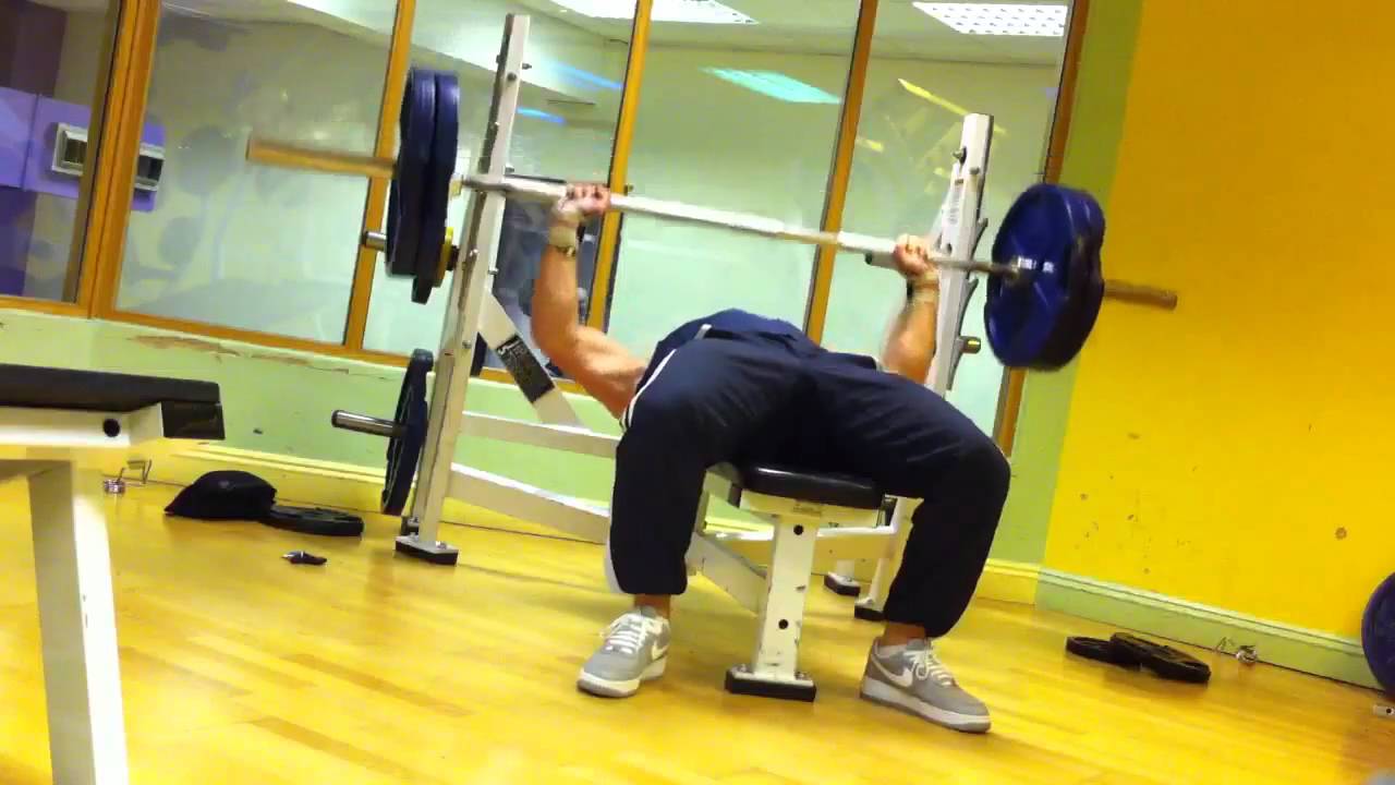 100kg bench press 25 reps! - YouTube