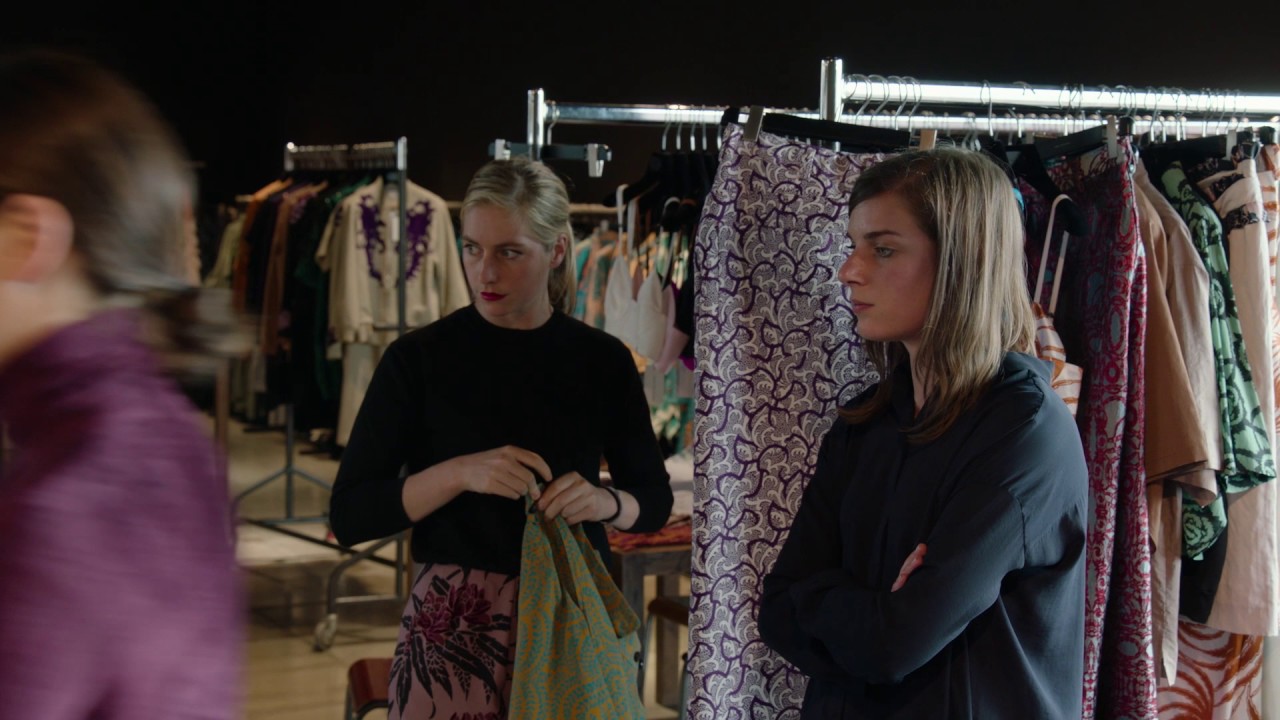 Dries - Clip 1 - YouTube