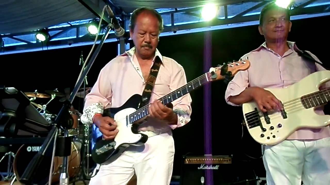 Hot News Band @Indalo Park hotel - Santa Susanna - YouTube