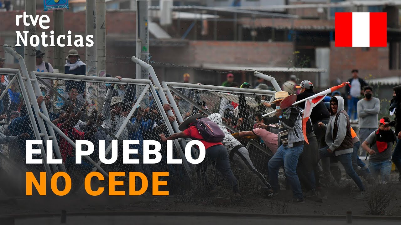 PERÚ: DISTURBIOS y GASES LACRIMÓGENOS en la multitudinaria "TOMA de ...