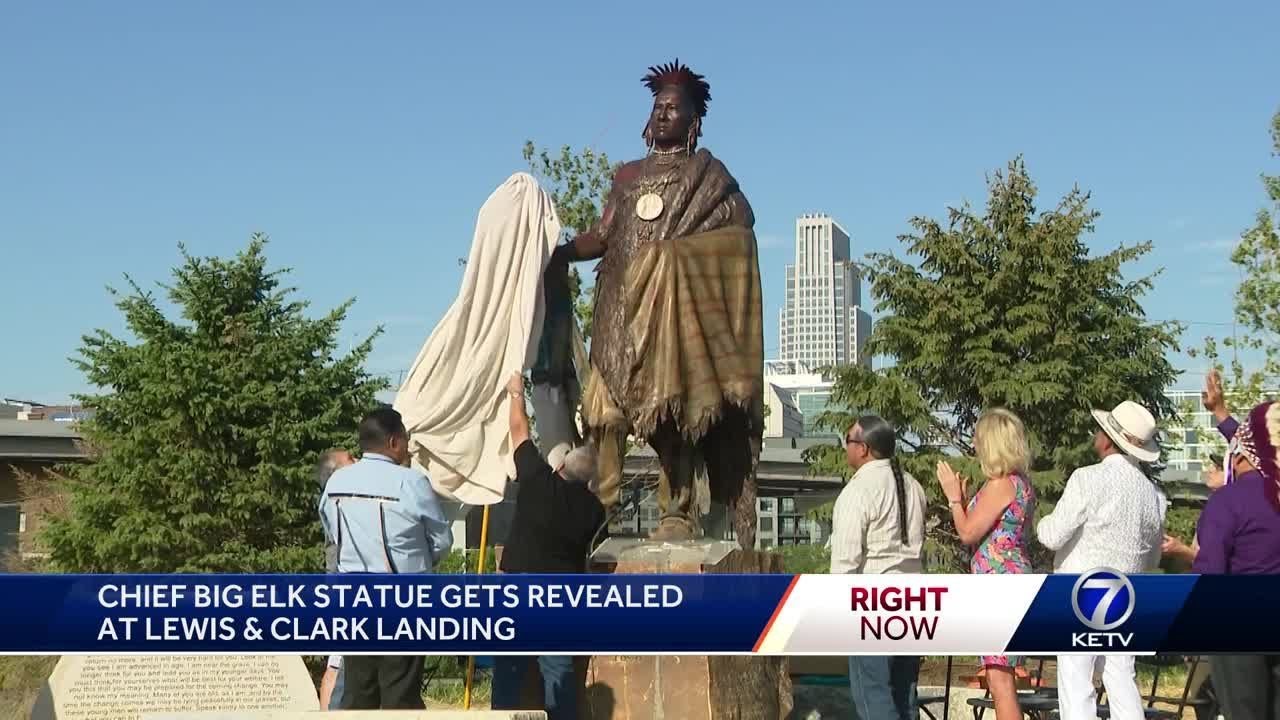 Omaha history: Chief Big Elk statue lands at Lewis & Clark Landing ...