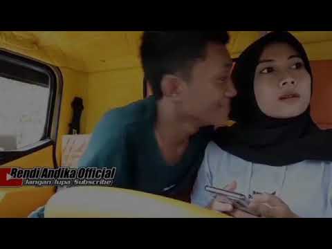 rendi andika cium mita mpot..!!