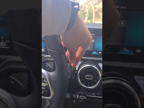 Mercedes A180 style auto parking (the slowest)