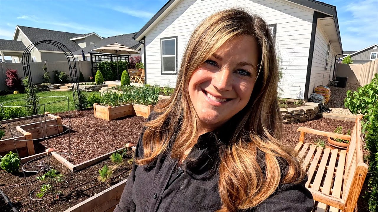 Update Garden Tour at Monica’s House! 🏡🌿🥰 // Garden Answer - YouTube