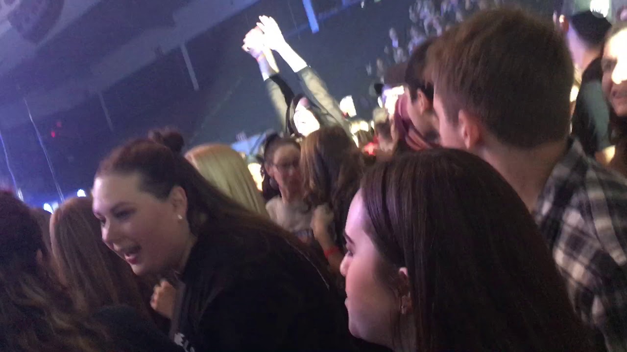 People's Champ - Arkells - LIVE at the Peterborough Memorial Centre ...