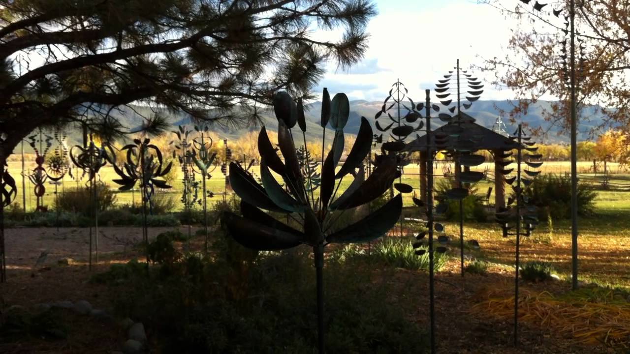 Wind sculptures in Taos, New Mexico - YouTube