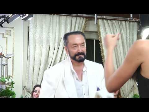 Adnan Oktar Rus güzelle dans etti