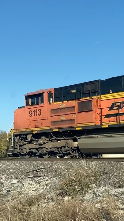 BNSF #9113 & KCS #4855 (Saginaw, Texas) - YouTube