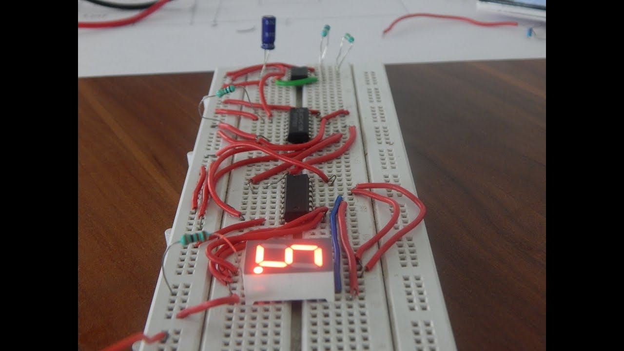 Counting from 0 to 9 on 7 segment with counter : using 555,72160 and ...