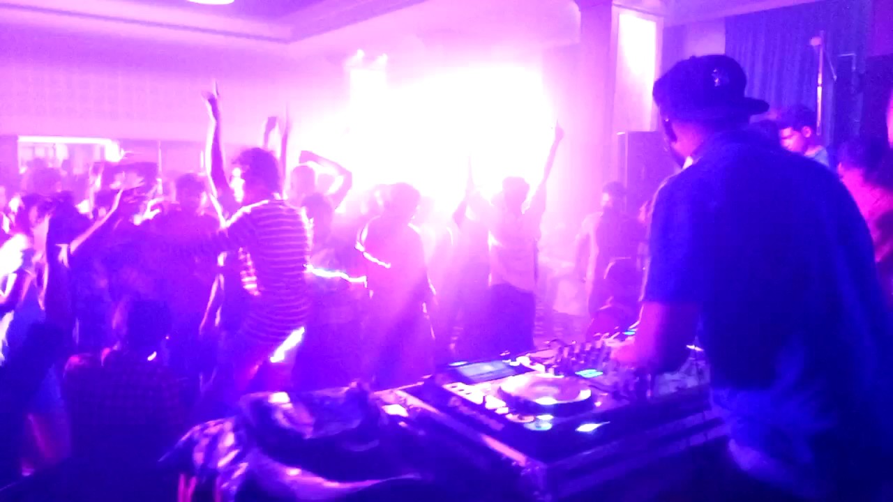 DJ STRAWZ @ Toonz Animation Techno park 17th Annual Night . - YouTube