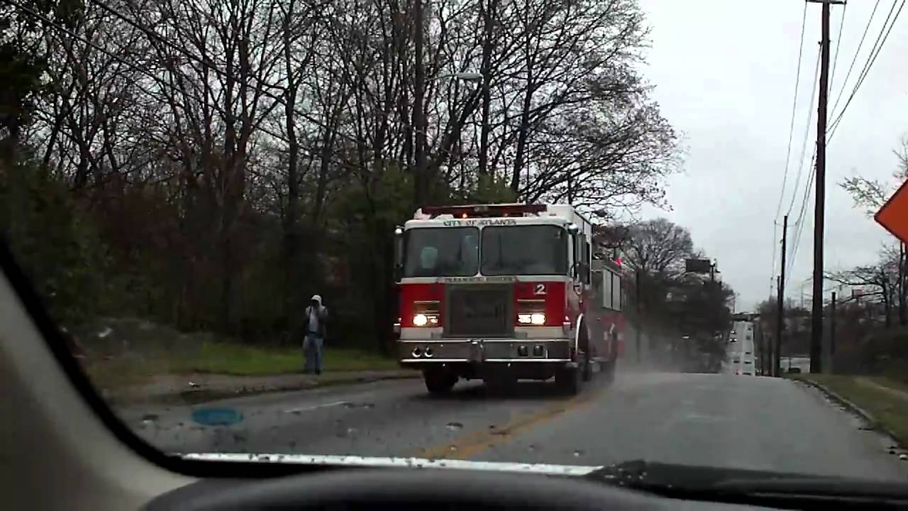 Atlanta Fire Rescue Engine 2 Responding - YouTube