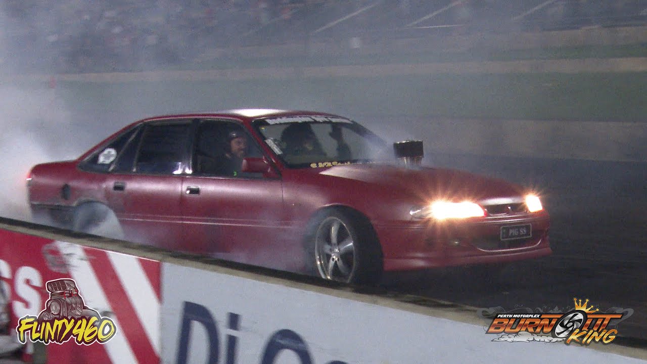 LS COMMODORE "PIG SS" AT BURNOUT KING - YouTube