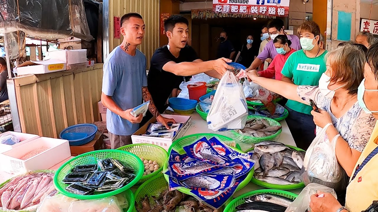 Taiwan Seafood Auction - Beautiful Day to Buy Fish in the Market ! 台灣海鮮 ...