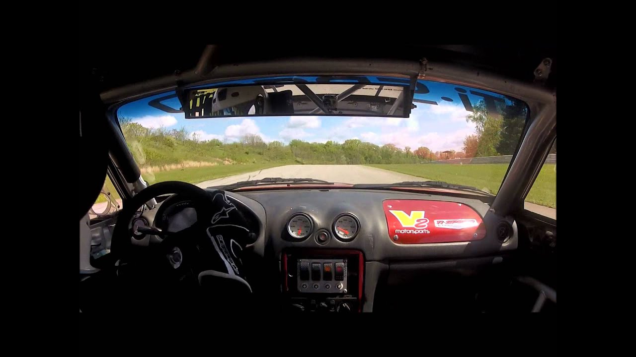 NASA Spec Miata at PittRace - YouTube