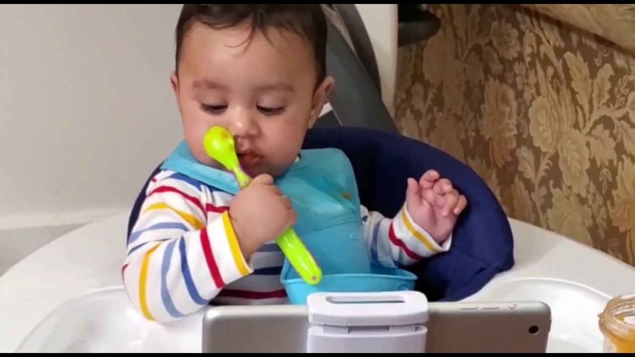 BABY FIRST TIME EATING CARROTS 🥕🥕 🥕 😋 - YouTube