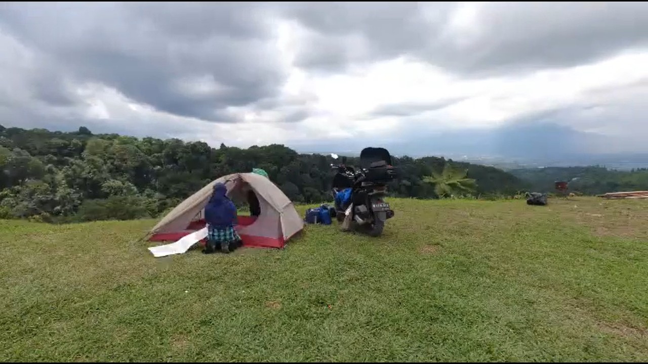 MOTOCAMP PUNCAK HALIMUN CAMP VIEW GUNUNG SALAK - BOGOR - YouTube