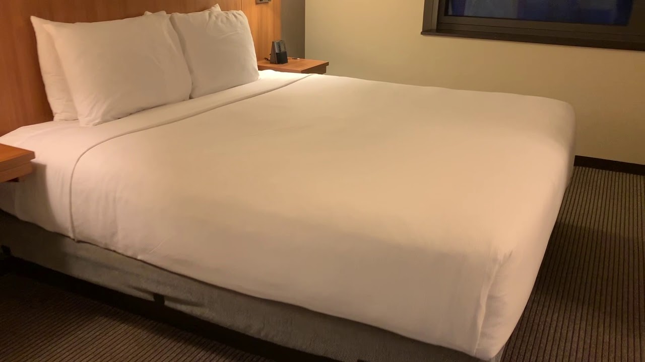 Hyatt Place Flushing/Laguardia Airport Hotel walk through - YouTube