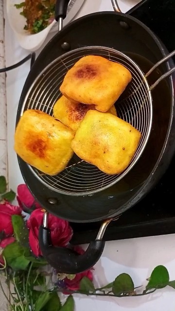 Suji aloo pockets recipe | Easy breakfast recipe |suji se kya bnaye# ...