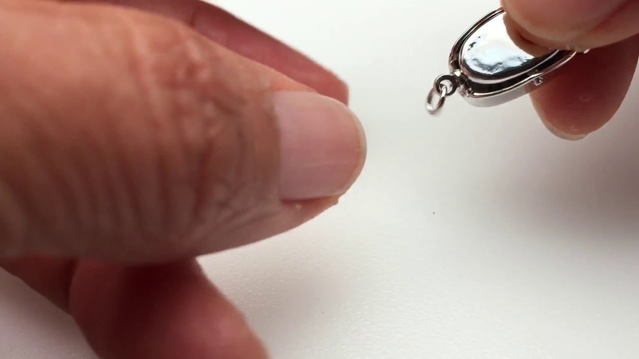 How to open a pinch clasp - YouTube