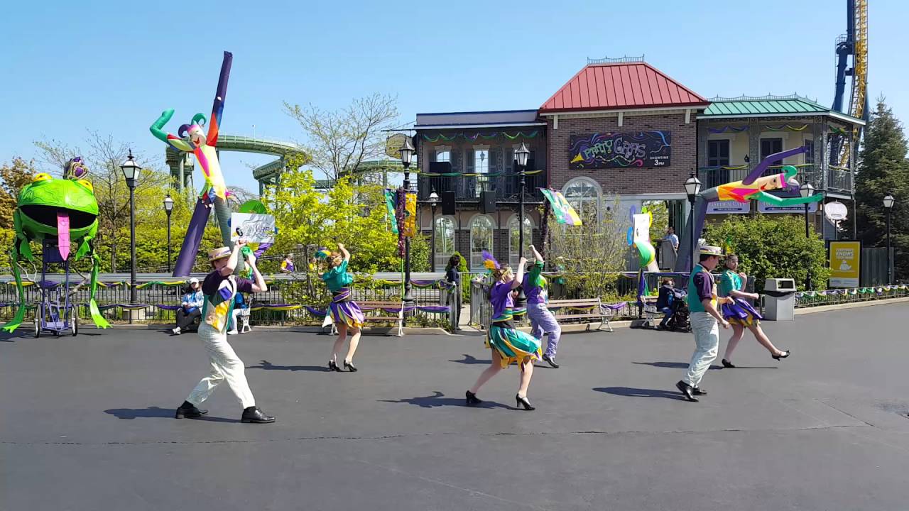 Party Gras six flags great America - YouTube
