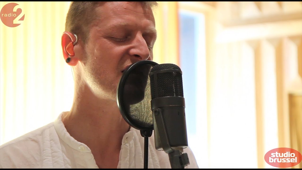 Ozark Henry zingt 'Heroes' - YouTube