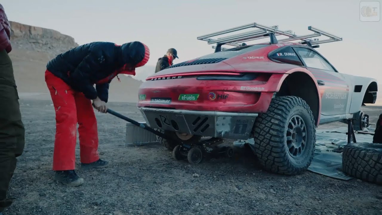 Porsche 911 „Edith“ knackt Weltrekord am Vulkan – die Doku über die 6. ...