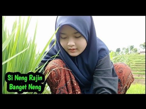 GADIS yang mungil ini Ternyata Suka Ngambil Rumput