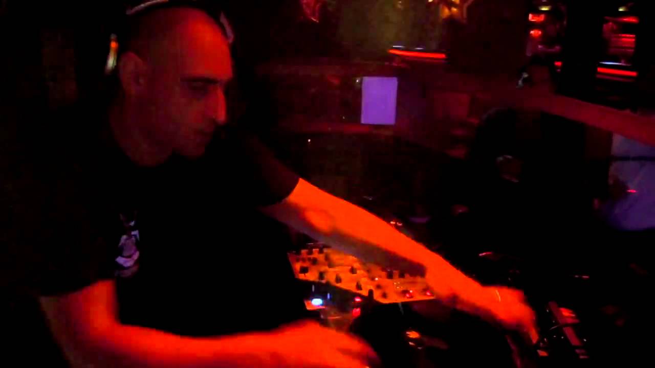 soirée "we want techno".WWT. 08.01.2011 (haute marne) dj willy's - YouTube