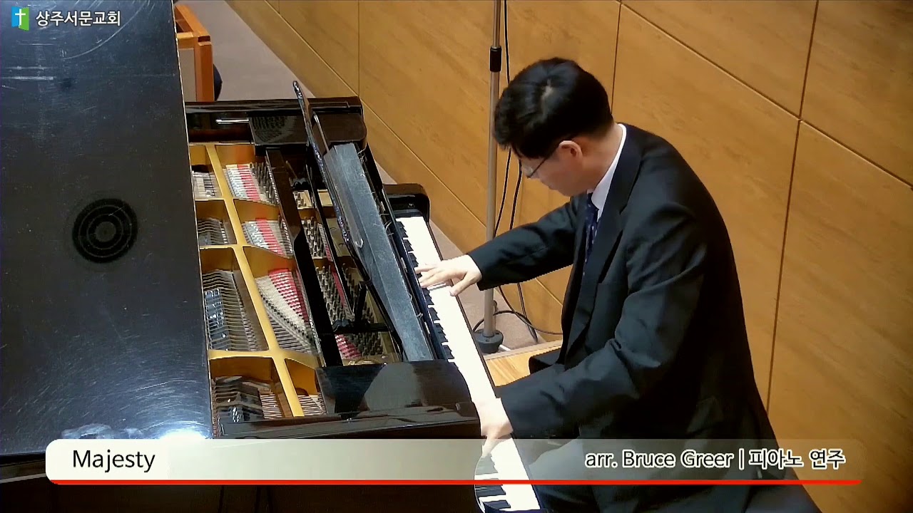 Majesty arr. Bruce Greer Piano by John Hong 영광의 주님 찬양하세 피아노 존홍 4K - YouTube