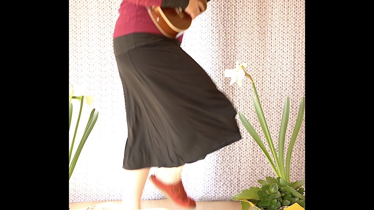 Trot Along My Little Pony - YouTube