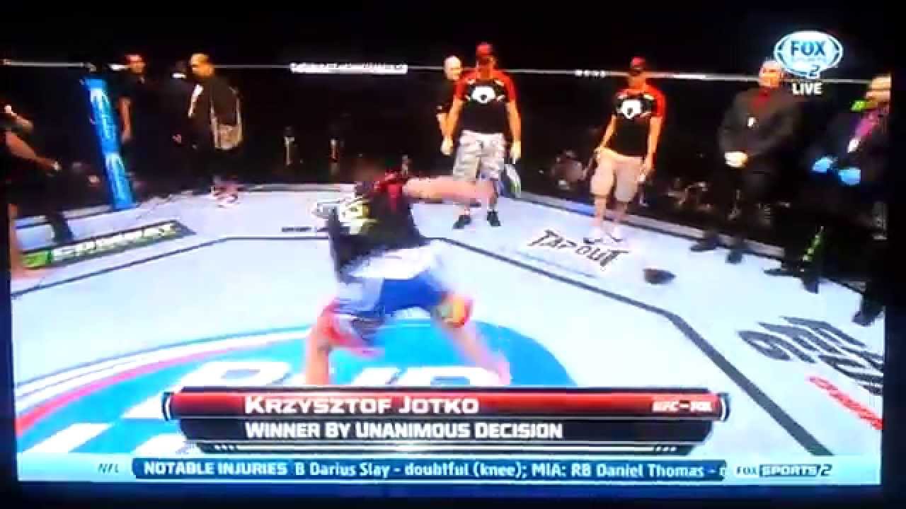 UFC Fighter Breakdances after fight - YouTube