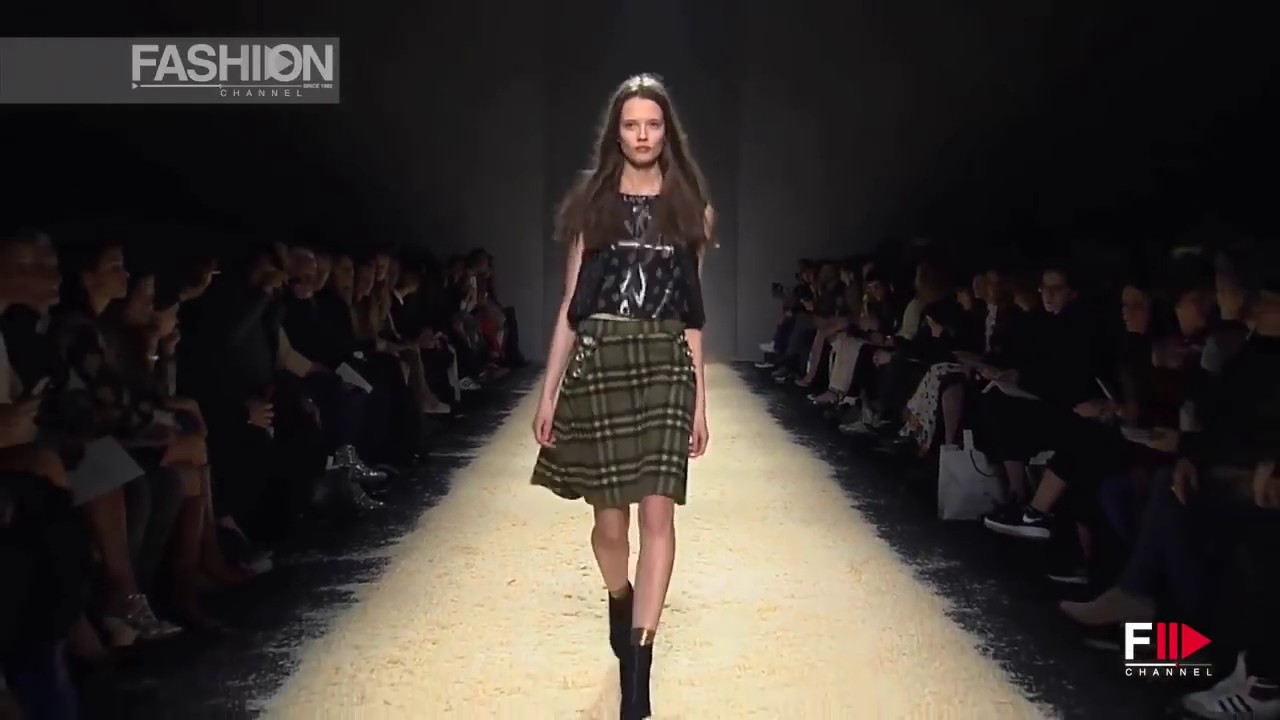 KRISTINA TI Milan Fashion Week Fall 2015 by Fashion Channel - YouTube