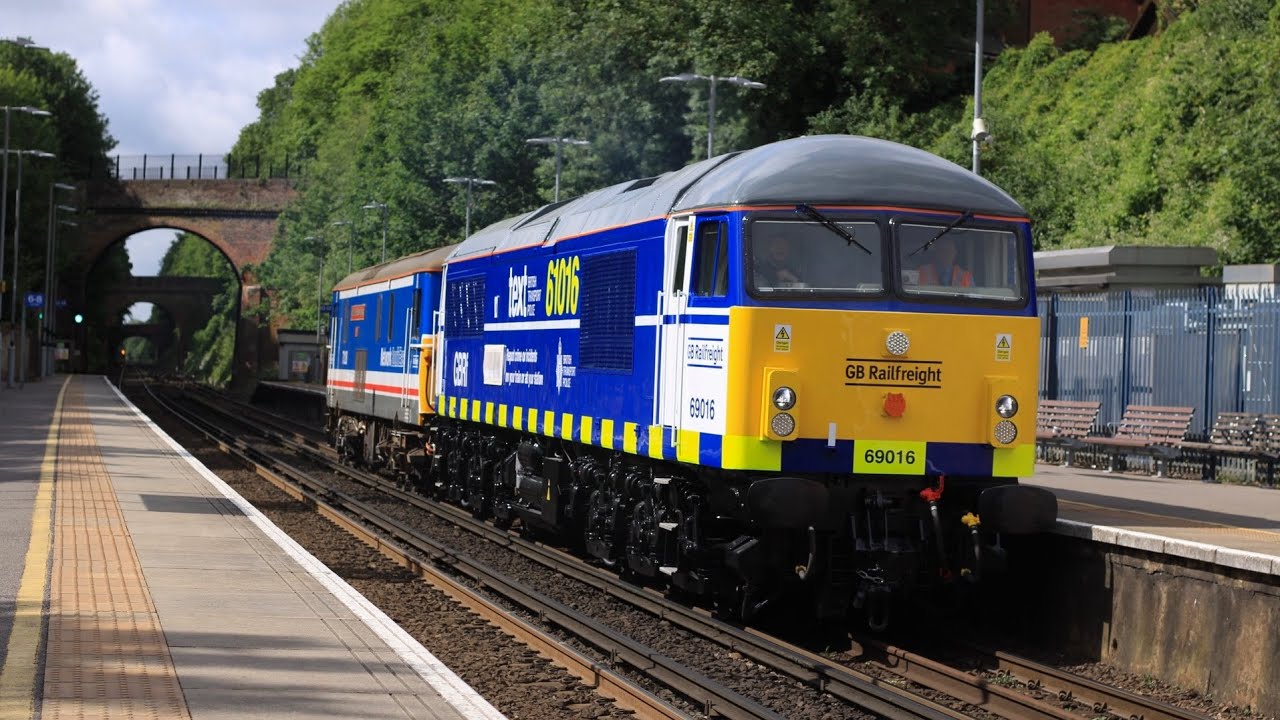 GB Railfreight class 69 69016 passes Winchester in its new livery 30/05 ...