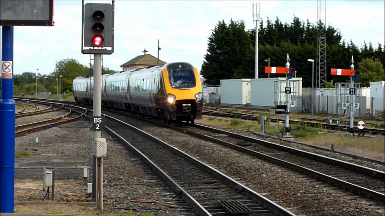 Trains at Banbury Station. - YouTube