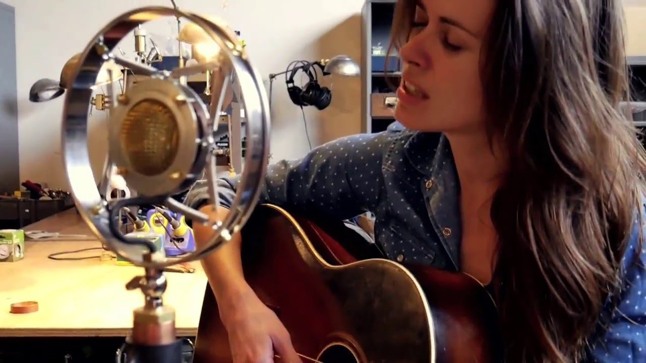 Caitlin Canty - Wore Your Ring (live at Ear Trumpet Labs) - YouTube