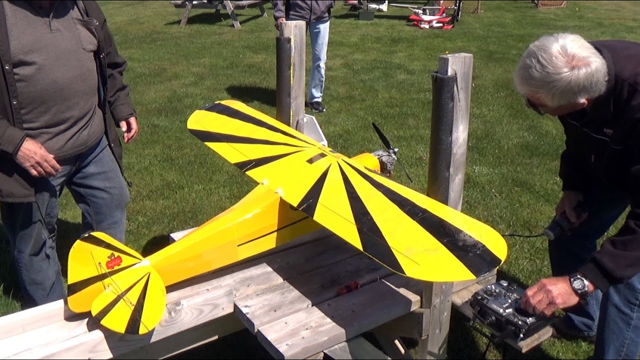SIG Piper J-3 Cub - YouTube