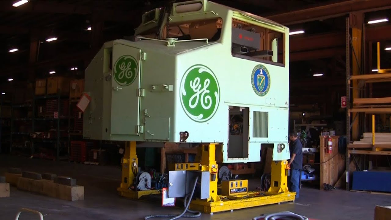 Airfloat Locomotive Cab Transporter - YouTube