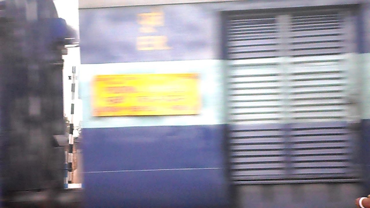 DOWN POORVA EXPRESS IN OLD ICF RAKE - YouTube